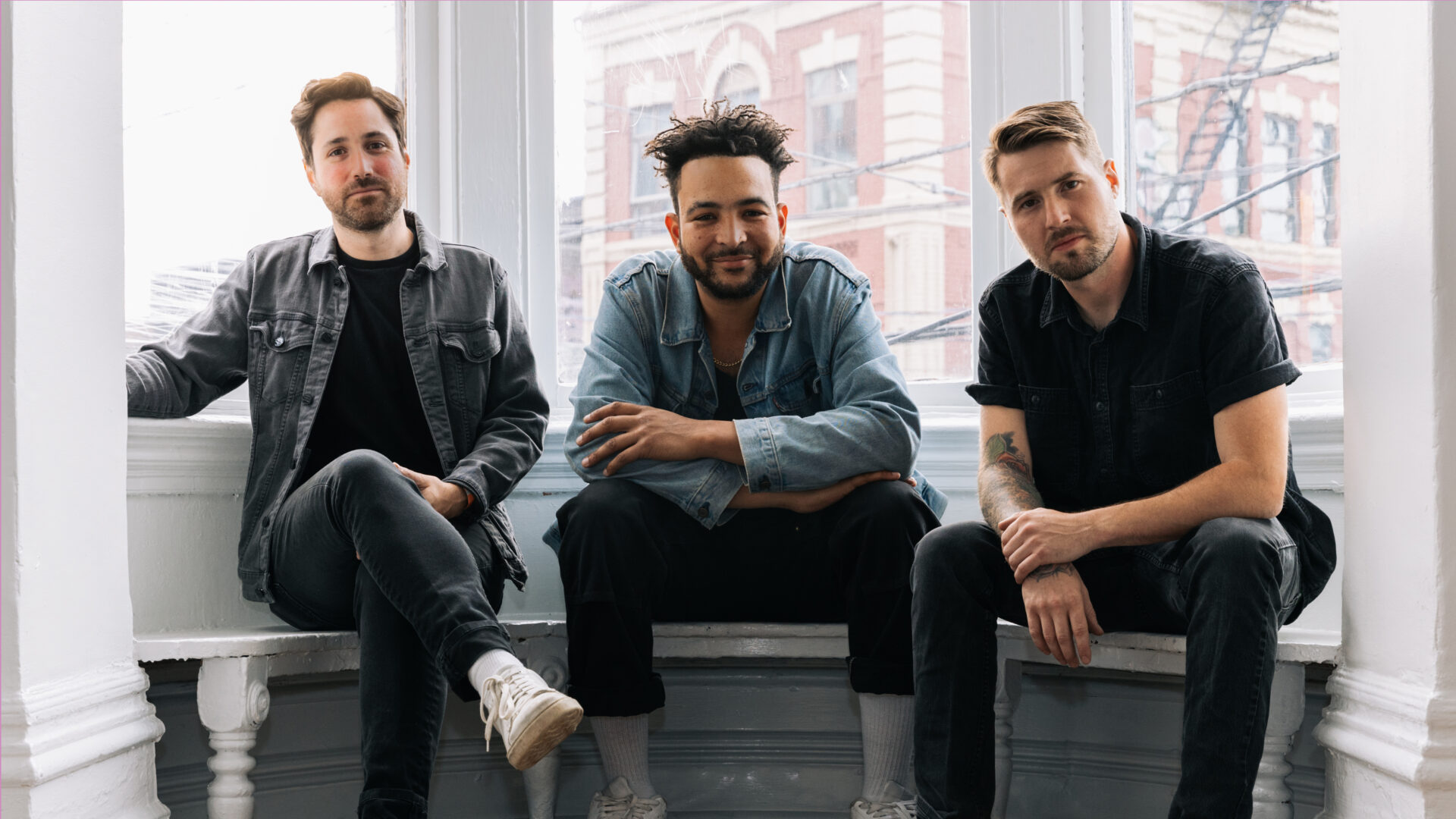 Ellevator - Booking Agent